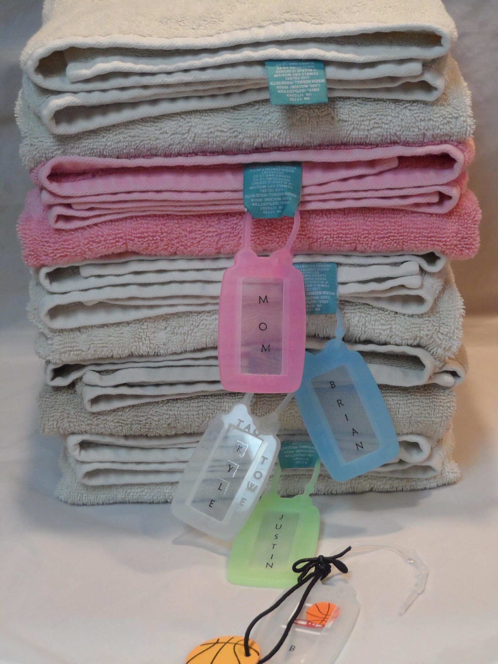 Personalized Silicone Towel Tags: Assorted Colors, Self-personalizing ...
