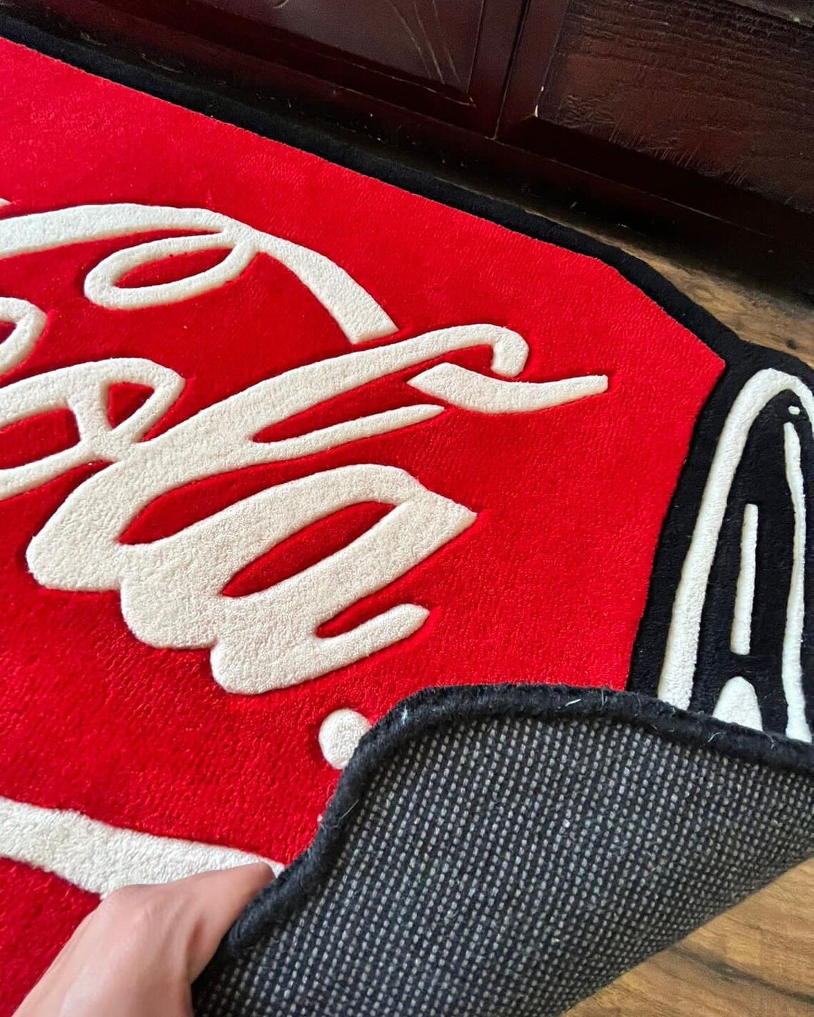 Handmade Tufted Red and White Colour Modern Wool Coca Cola Rug Use for ...