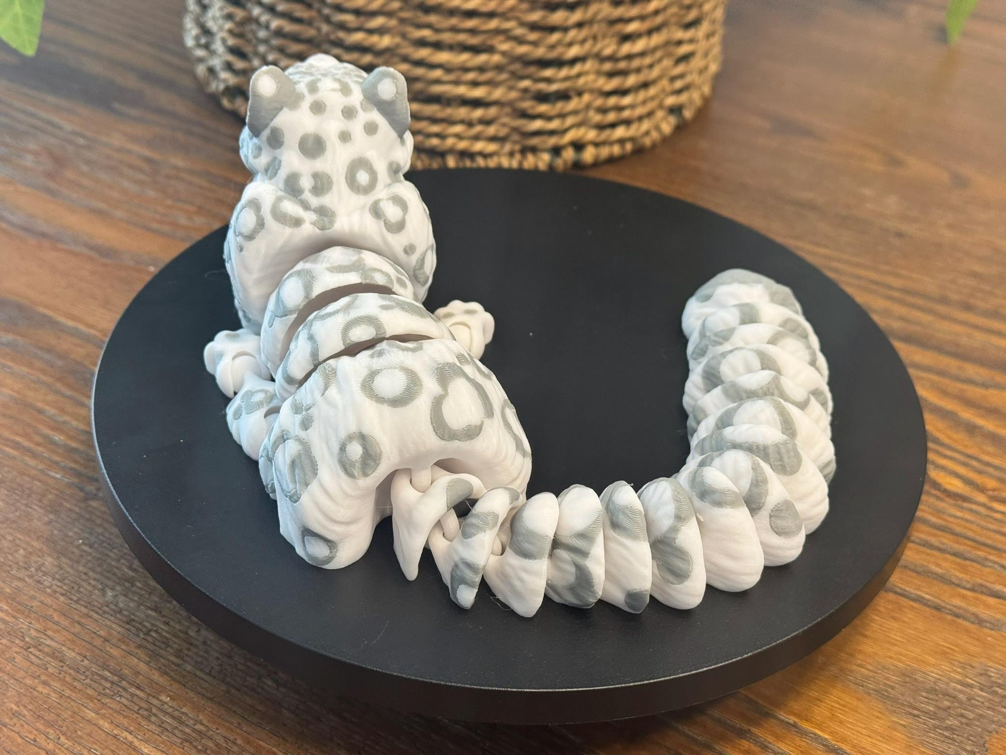 3D Printed Articulated Snow Leopard Family: Poseable Wildlife Decor - Etsy