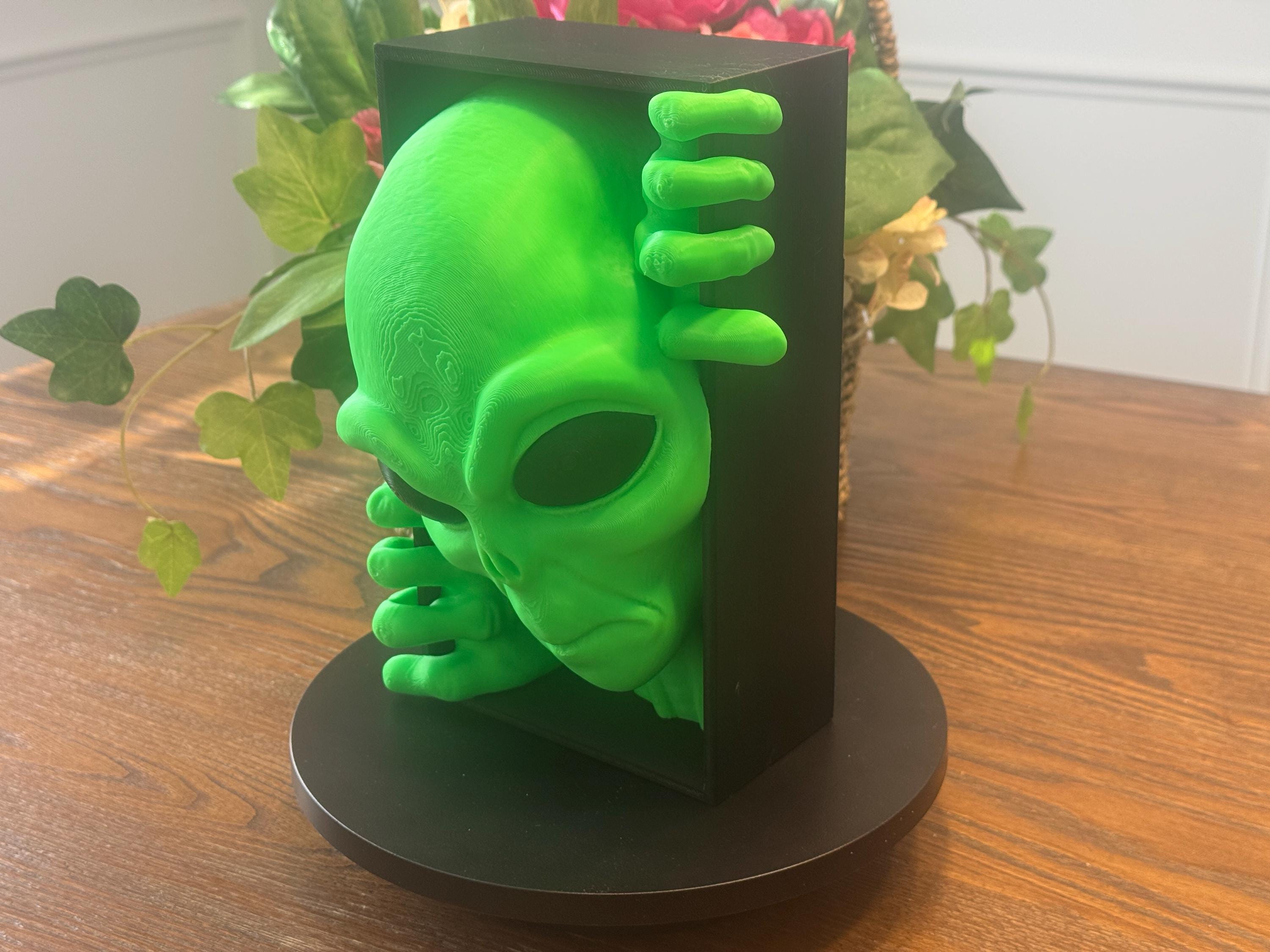 3D Printed Alien Book Nook: Sci-fi Book Insert - Etsy