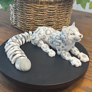 3D Printed Articulated Snow Leopard Family: Poseable Wildlife Decor - Etsy