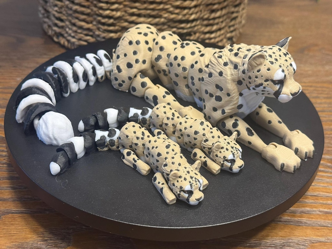 3D Printed Articulated Cheetah With Cubs: Wildlife Figurine - Etsy