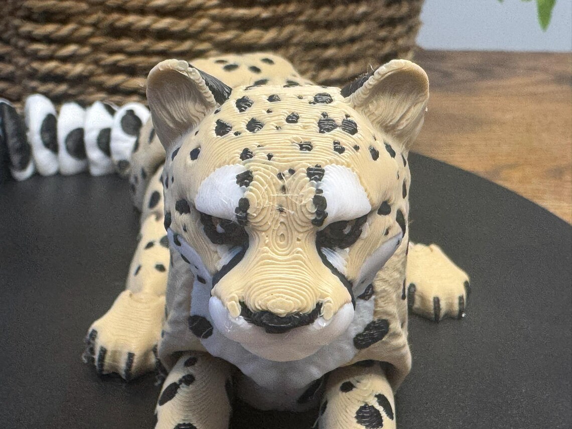 3D Printed Articulated Cheetah With Cubs: Wildlife Figurine - Etsy