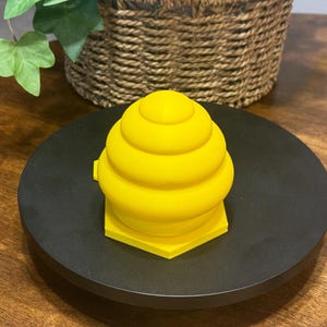 3D Printed Bee Hive With Articulated Bee - Etsy