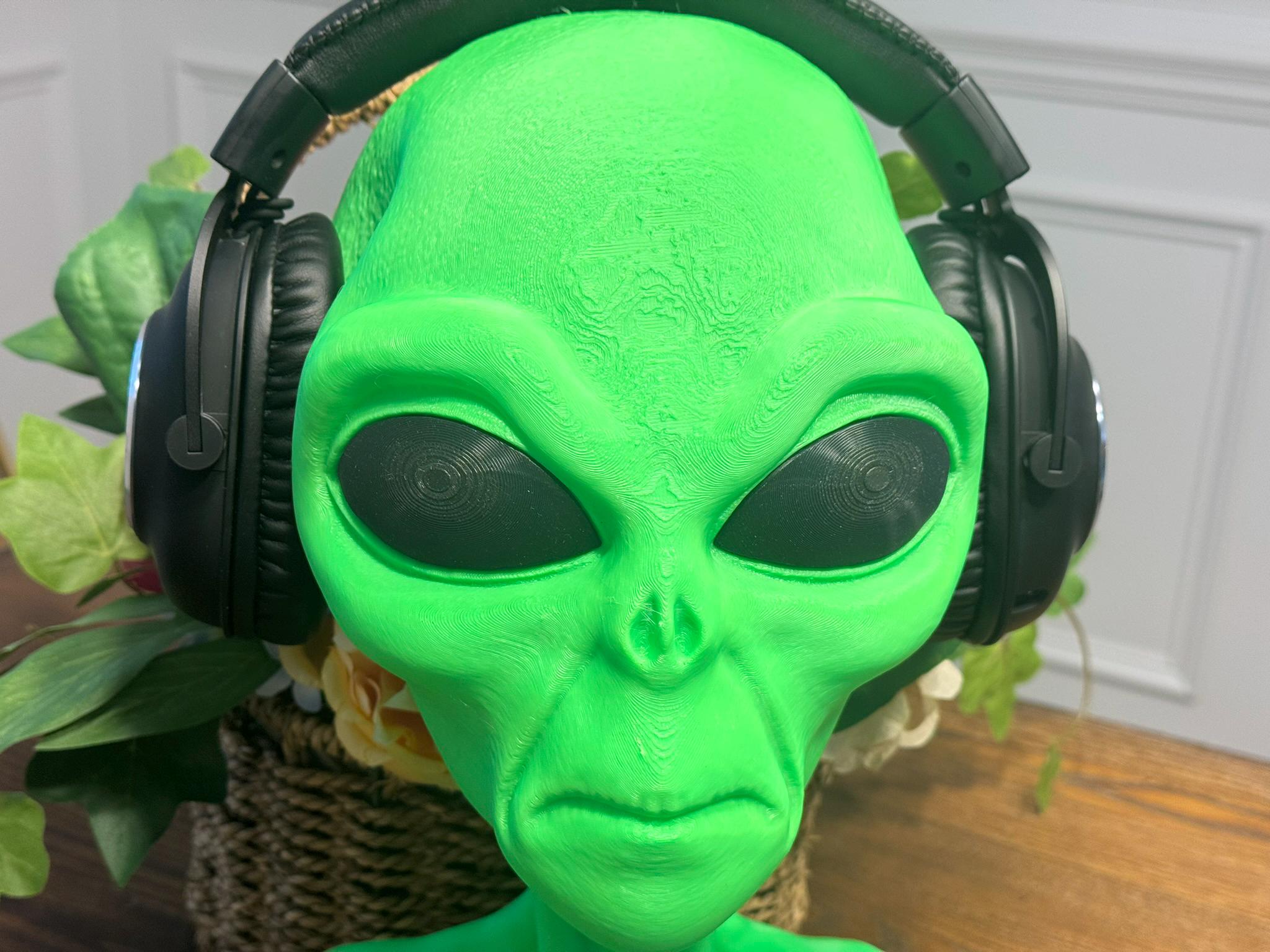 3D Printed Alien Headset Wall Mount / Alien Headset Wall Mount / Alien ...