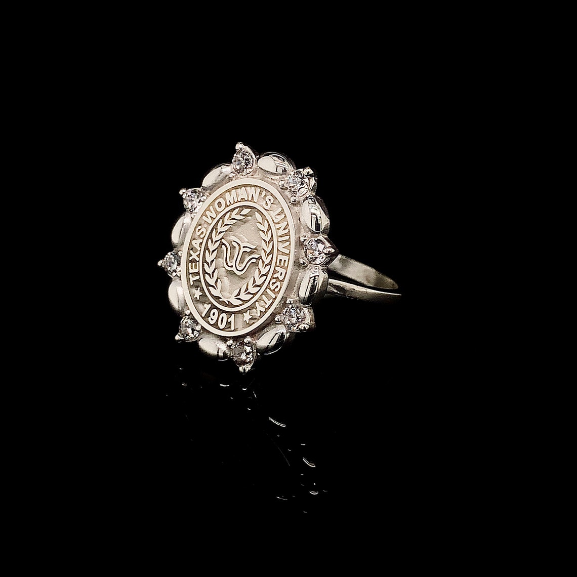Classic Class Ring for Women, Personalized College Graduation Ring ...