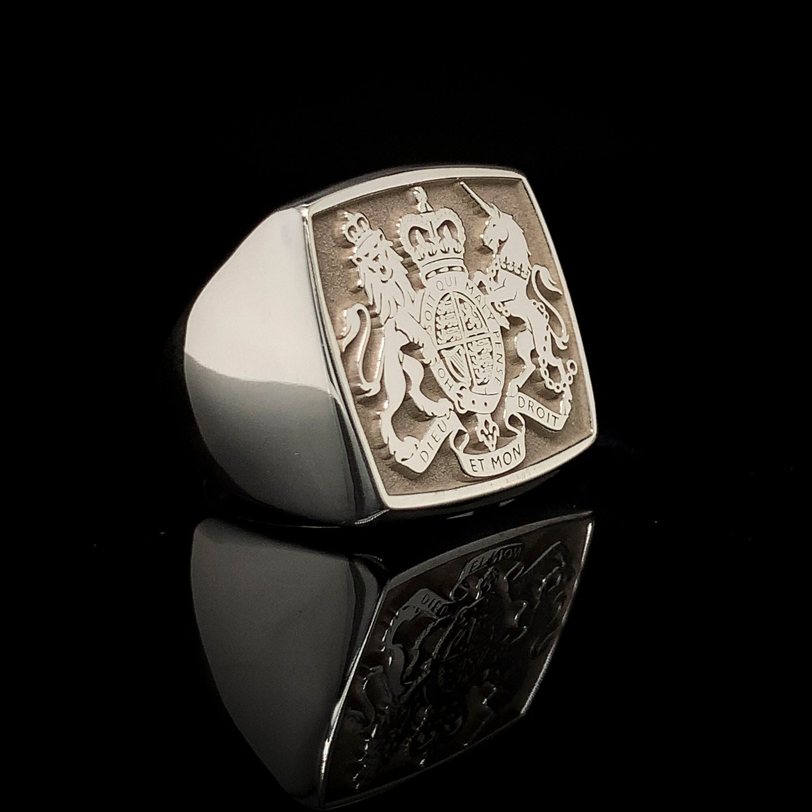 Gold Family Crest Signet Ring, Family Rings, Gold Signet Ring, Coat of ...