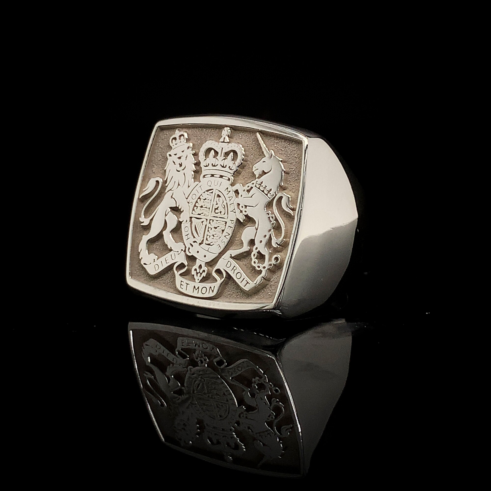 Gold Family Crest Signet Ring, Family Rings, Gold Signet Ring, Coat of ...