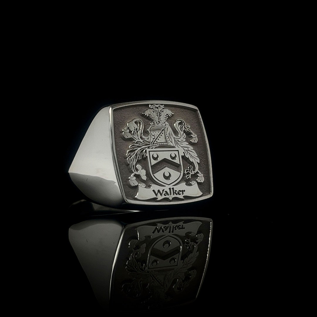 Personalized Family Crest Signet Ring, Coat of Arms Ring, Family Crest ...