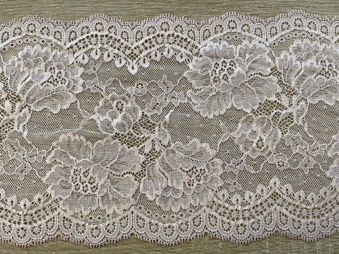 2 Metres Quality Pale Dusky Pink Lace With Dainty Floral Design ...