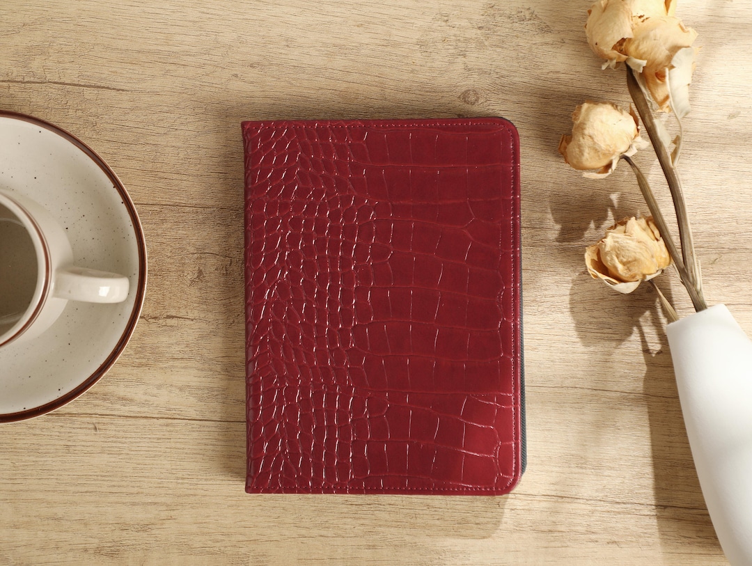 Red Crocodile Leather Personalised Case Cover for Kindle Paperwhite 1/2 ...
