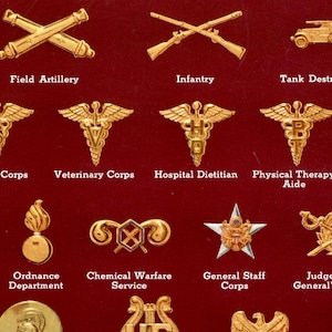 1943 “insignia of the U.S. Army” Vintage WW2 Army Rank and Emblems ...