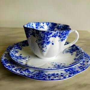 Vintage Shelley Teacup Trio: Dainty Blue Daisy Floral Pattern - Etsy