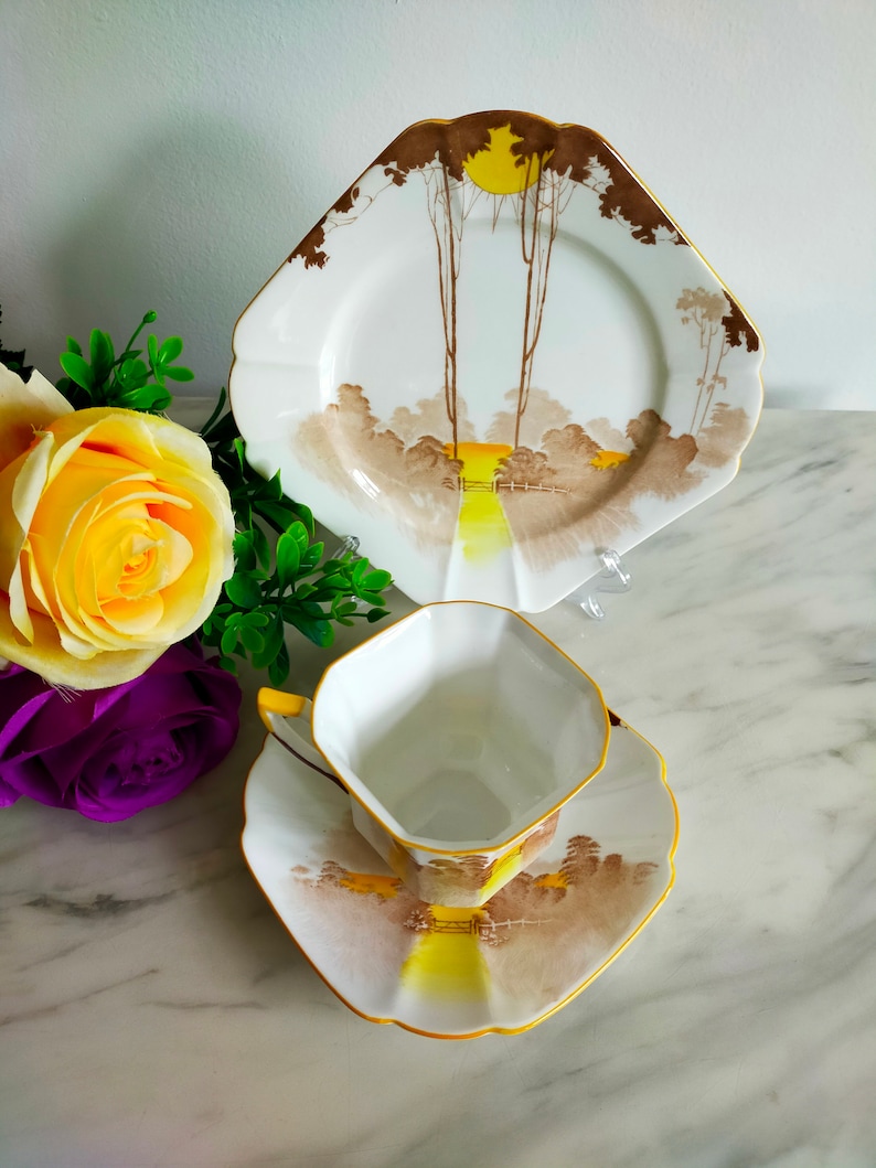 Trío de tazas de té Shelley, diseño de amanecer de árboles altos, forma ...