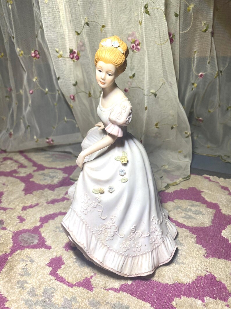 Vintage 1993 Homco Masterpiece Porcelain Figurine -lady Caroline - Etsy