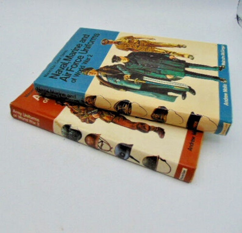 Macmillan Color Series: Army Uniforms of WWII and Naval, Marine ...