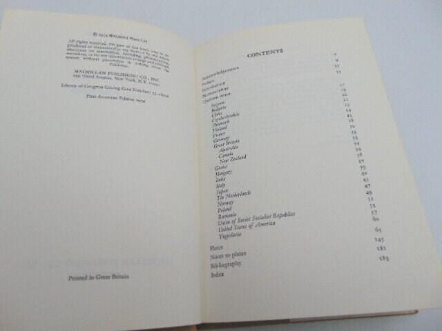 Macmillan Color Series: Army Uniforms of WWII and Naval, Marine ...