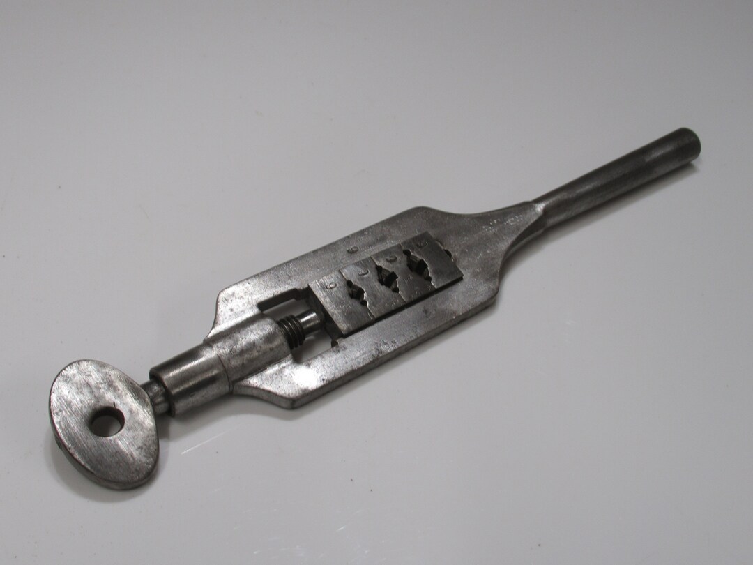 Superb Antique Engineers Multi Split Die Stock Threading Tool ...