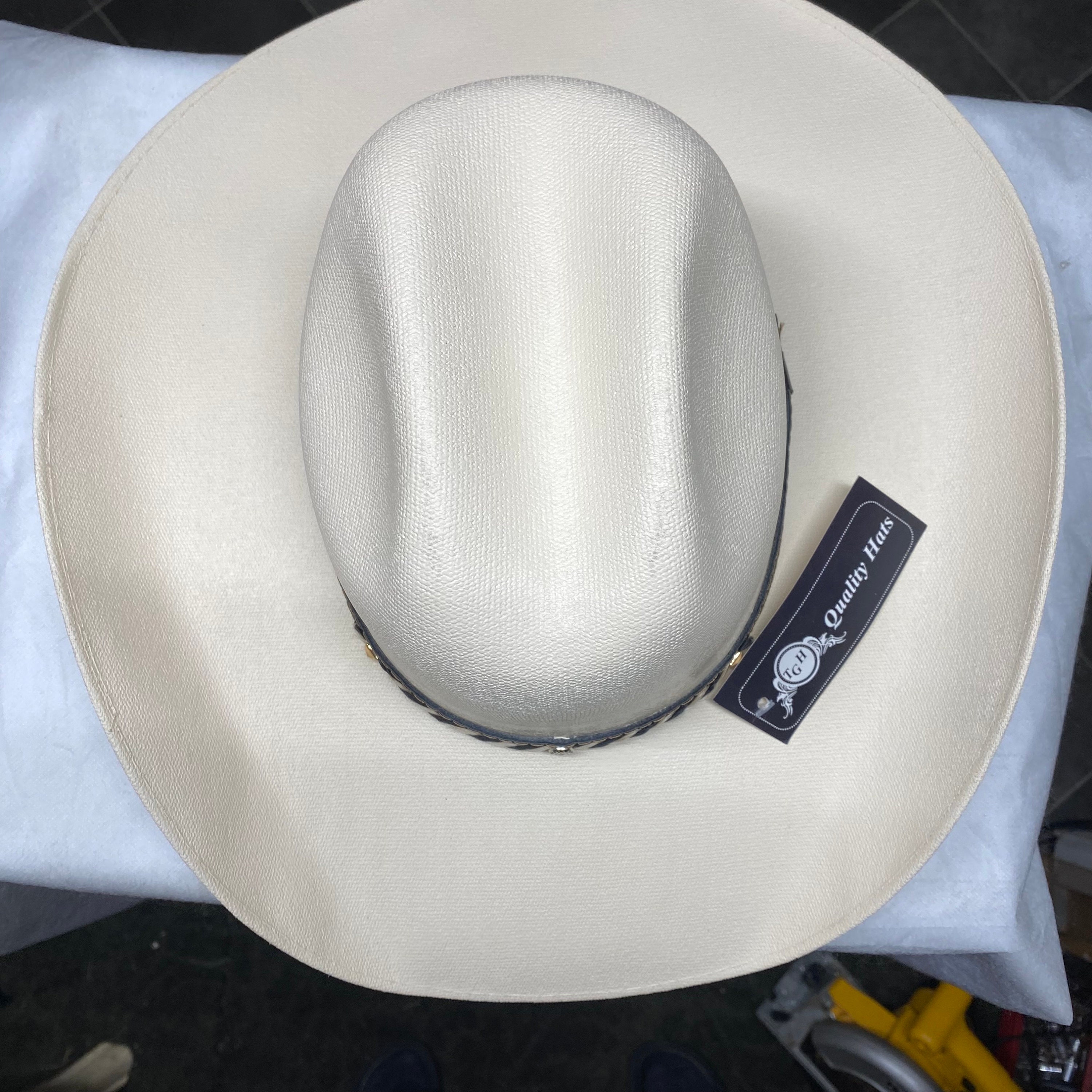 Mens Western Cowboy Hat. Mens Rodeo Cowboy Hat. Mens White Cowboy ...