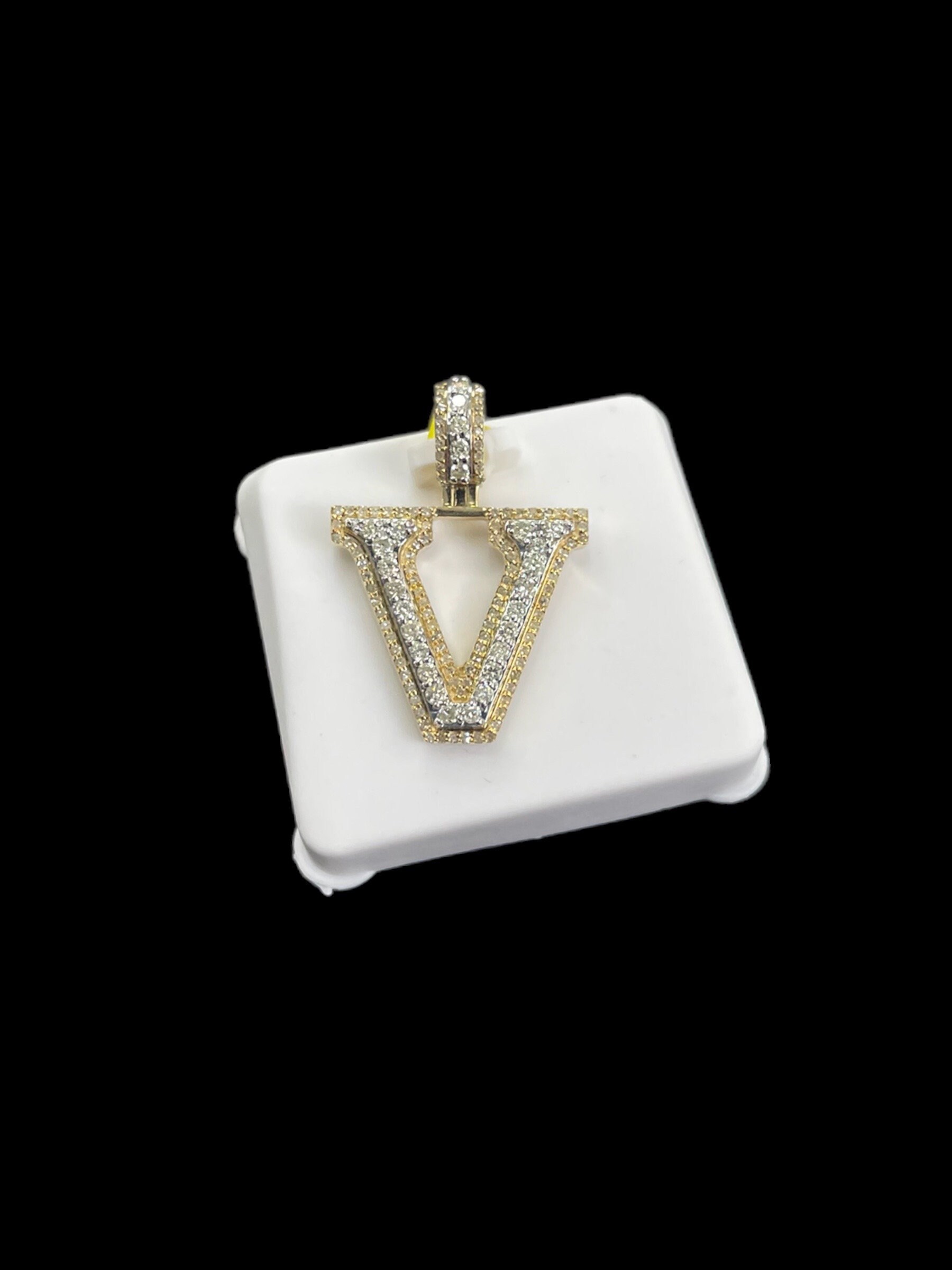 Natural Gold Pendant Initial Letter valphabet Pendant, Yellow Gold ...