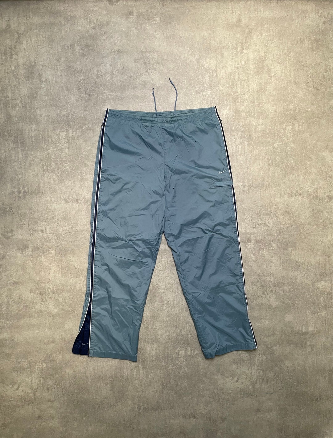 Nike Vintage Nylon Trainingshose Herren XL-XXL blau Streetwear - Etsy.de Nike Vintage Nylon Trainingshose Herren XL-XXL blau Streetwear - Etsy.de