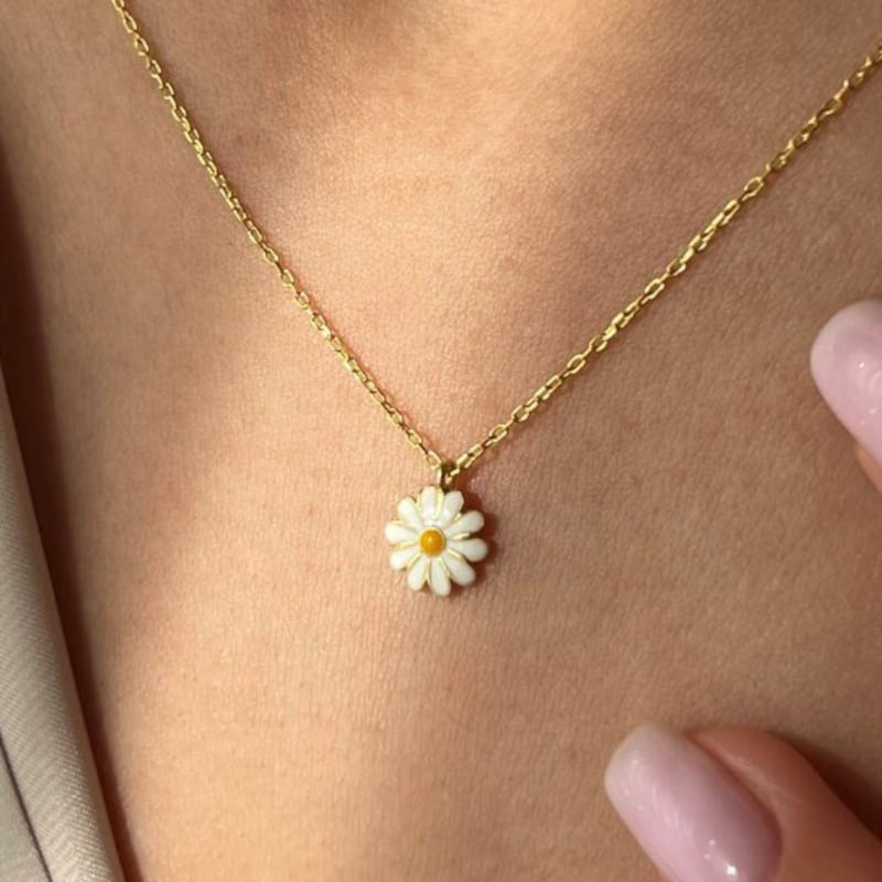 Daisy Necklace - Etsy