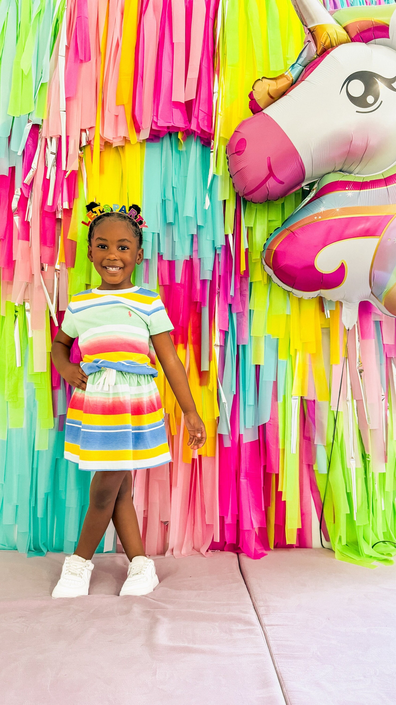 4X5 Tropical Fringe Backdrop, Photo Backdrop, Streamer Backdrop ...