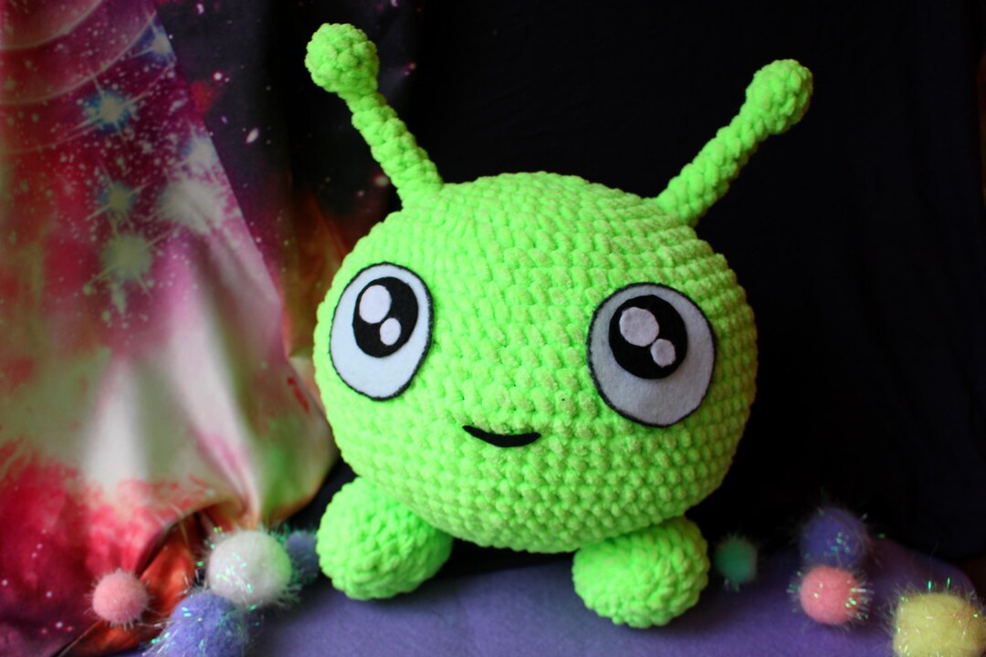 Mooncake Crochet Pattern Moon Cake Final Space Alien Mooncake Crochet ...