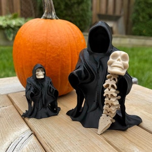 3D Printed Phantom Figurine With Removable Spine: Gothic Halloween ...