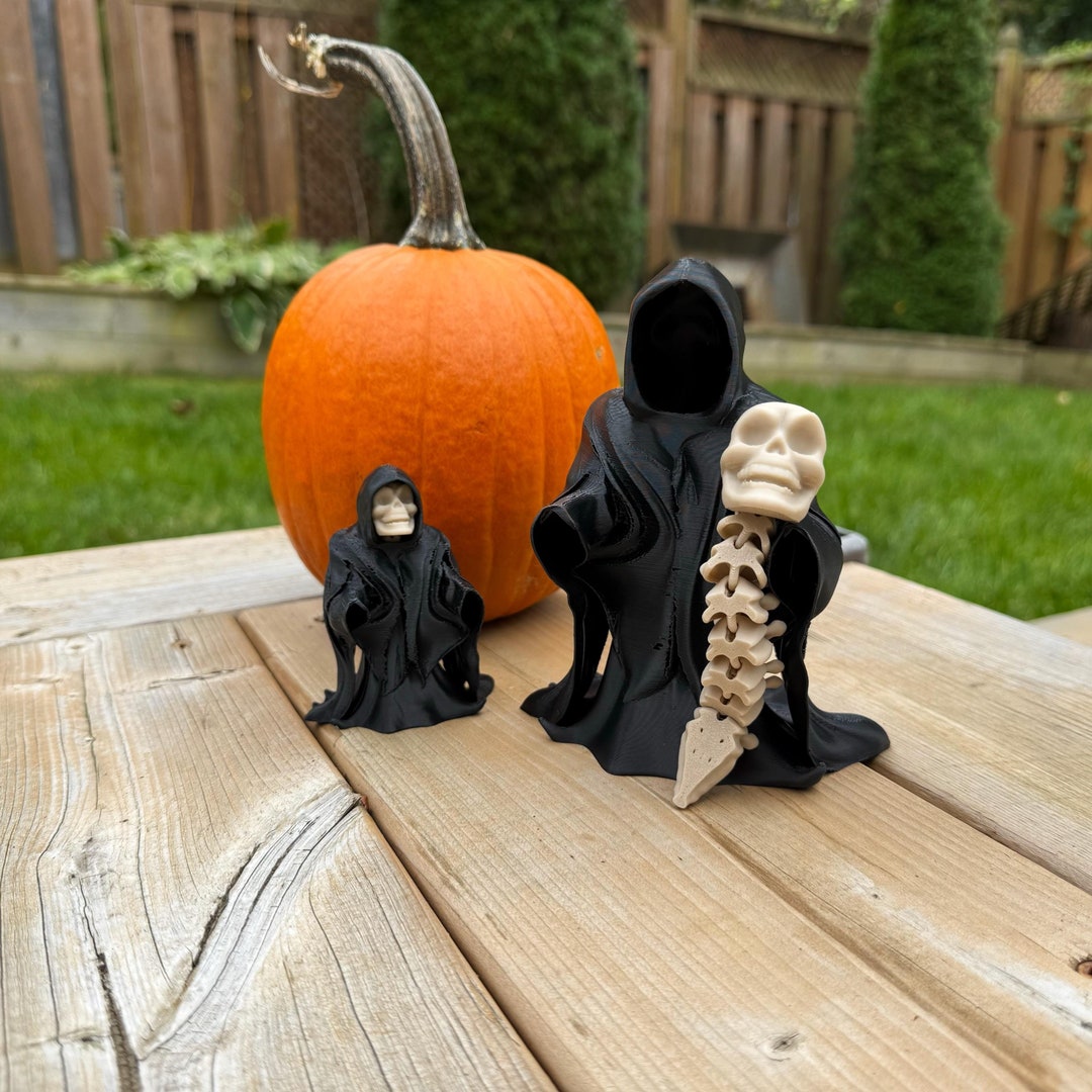 3D Printed Phantom Figurine With Removable Spine: Gothic Halloween ...