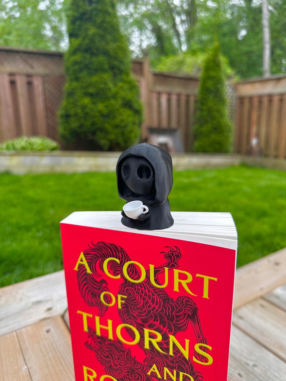 Cute Suriel Ghost Figuring With Tea Cup | ACOTAR 3D Print | Book Nook | Bookshelf Decor ...