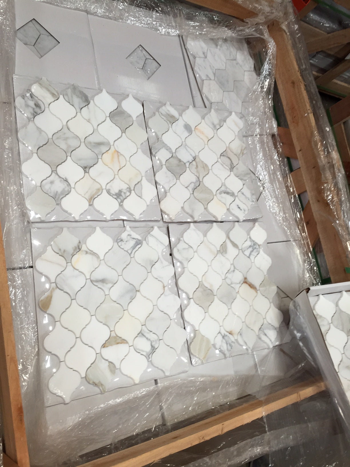 Calacatta Gold Arabesque Mosaic Backsplash and Wall Tile - Etsy