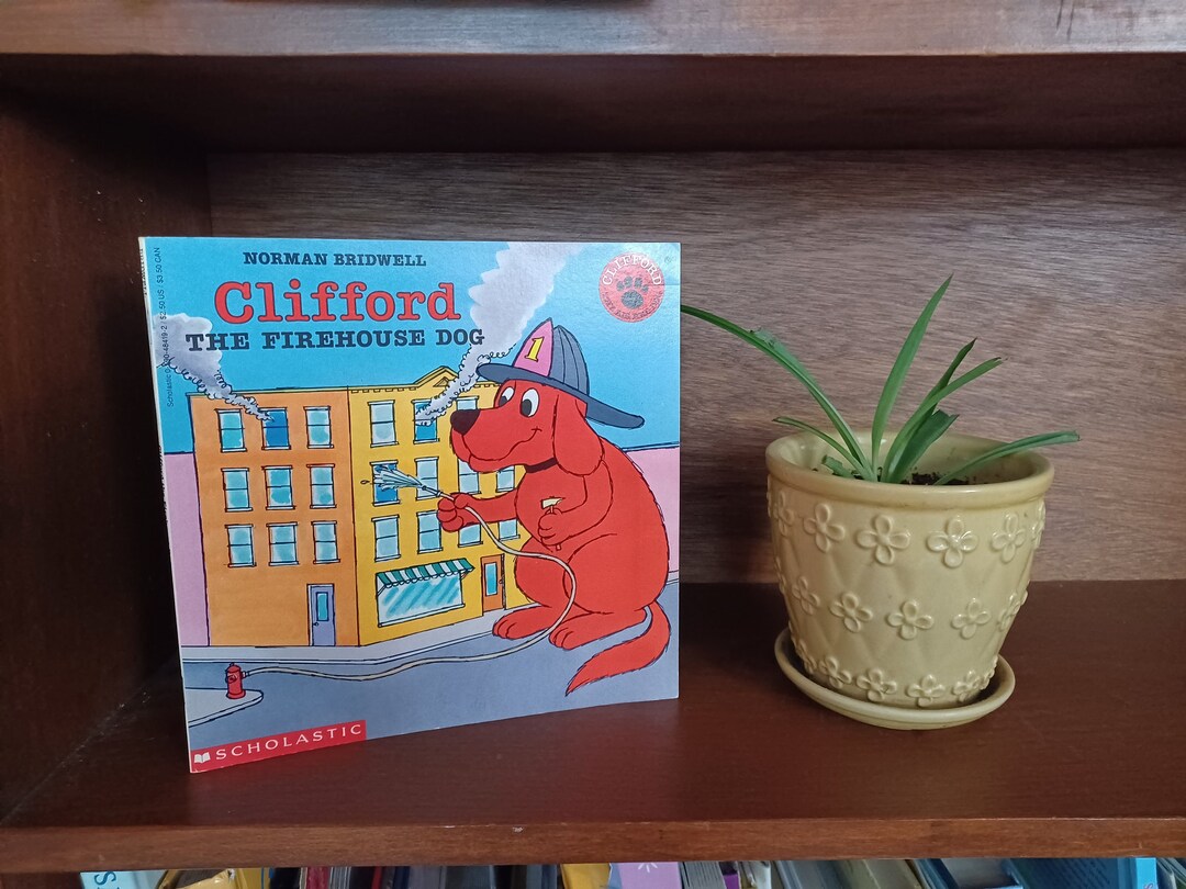 Clifford the Firehouse Dog, by Norman Bridwell - Etsy