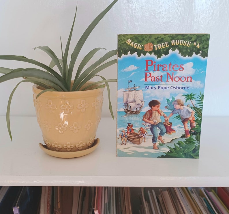 Pirates Past Noon, Magic Tree House #4, by Mary Pope Osborne, Junior ...