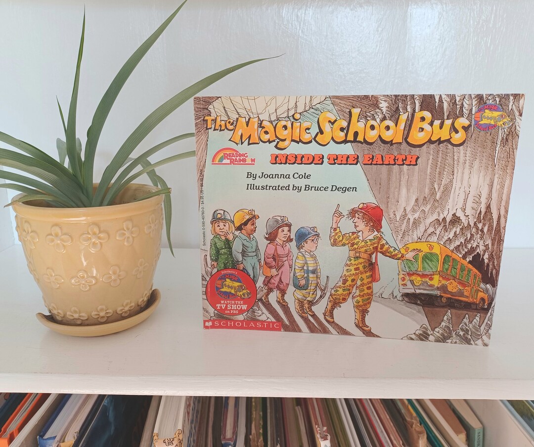 The Magic School Bus Inside the Earth, by Joanna Cole, Illustrated by ...