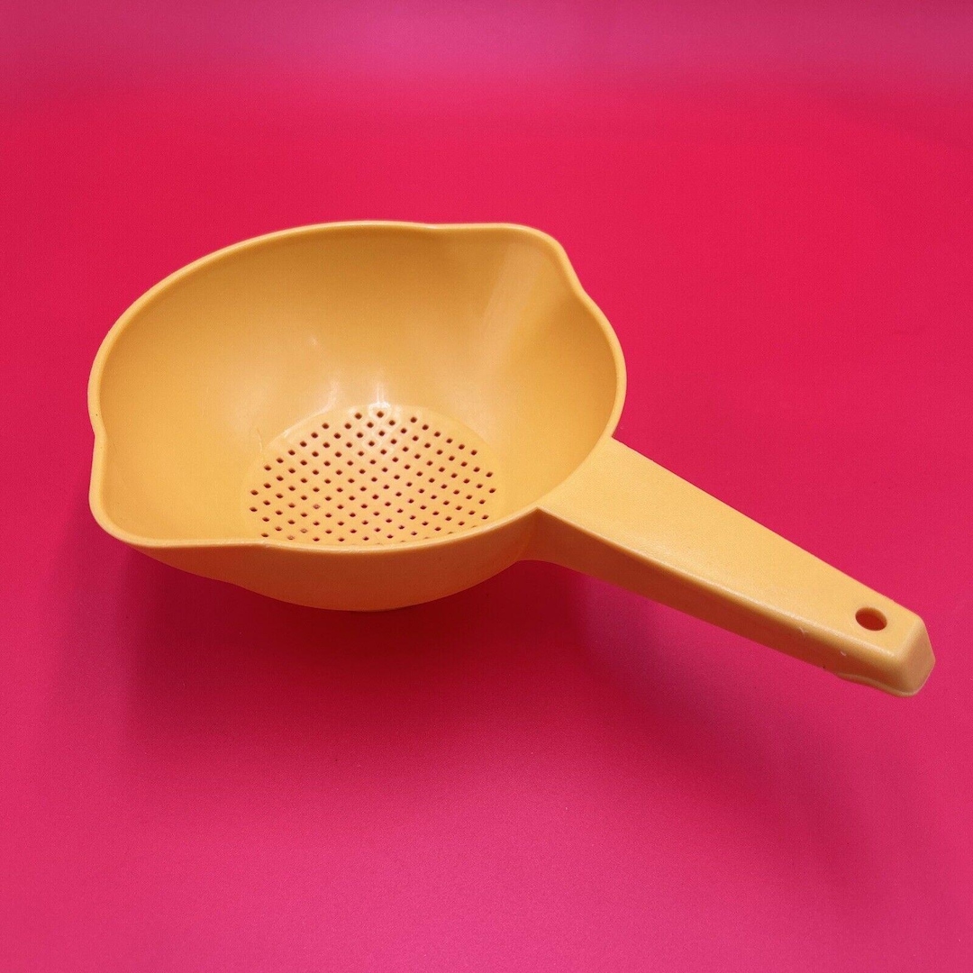 Vintage Tupperware Small 1 Quart Yellow Colander Strainer 1200 2 Spouts ...