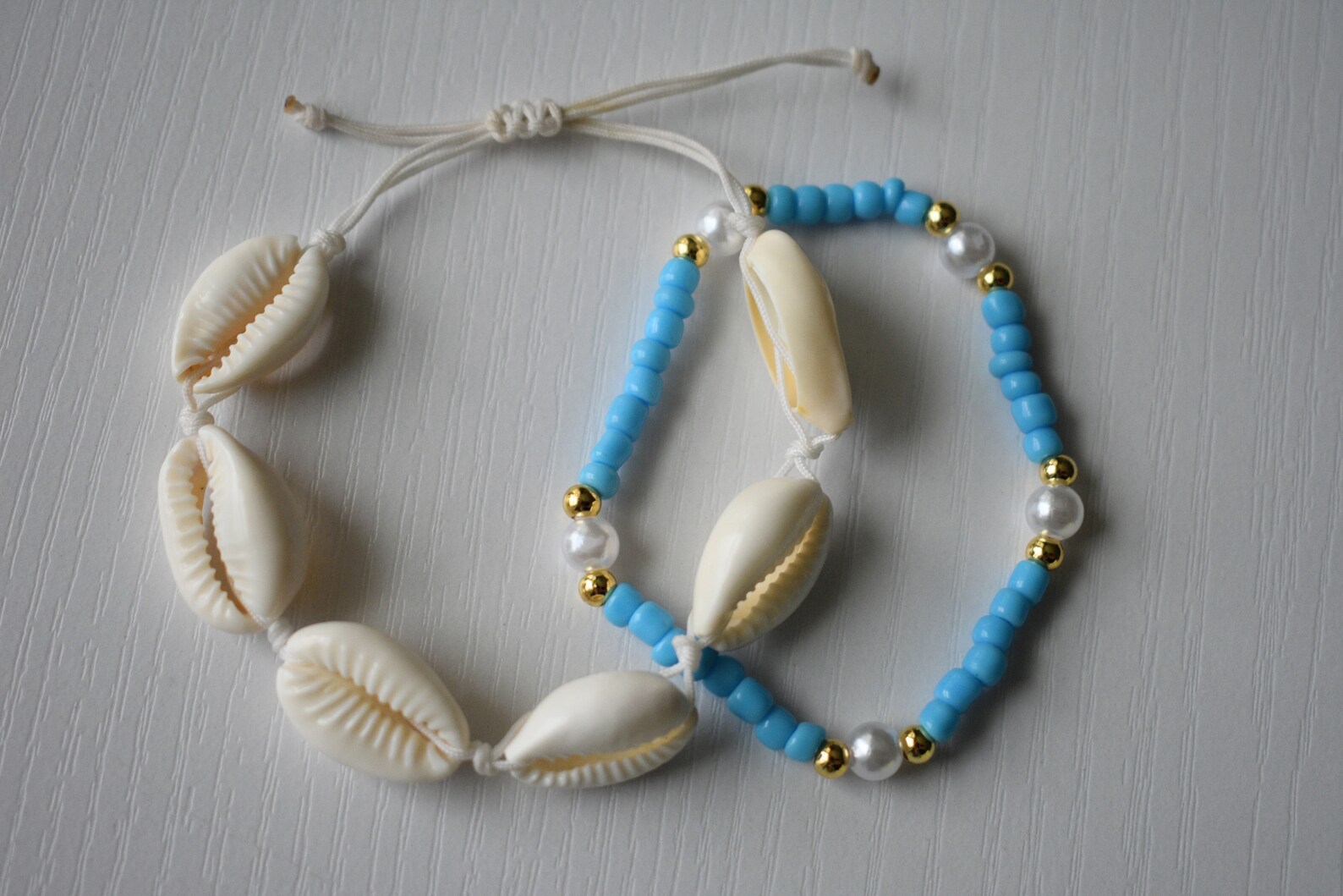 Beaded Blue With Puka Shell Adjustable Bracelet Set | Pearl Jewelry ...