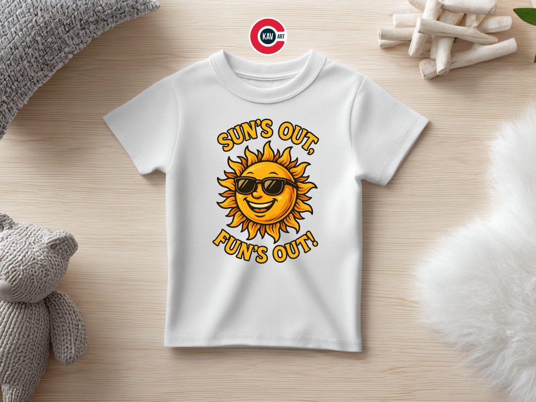 Happy Sun Clipart: Smiling Sun Graphic for T-shirts (digital Download ...