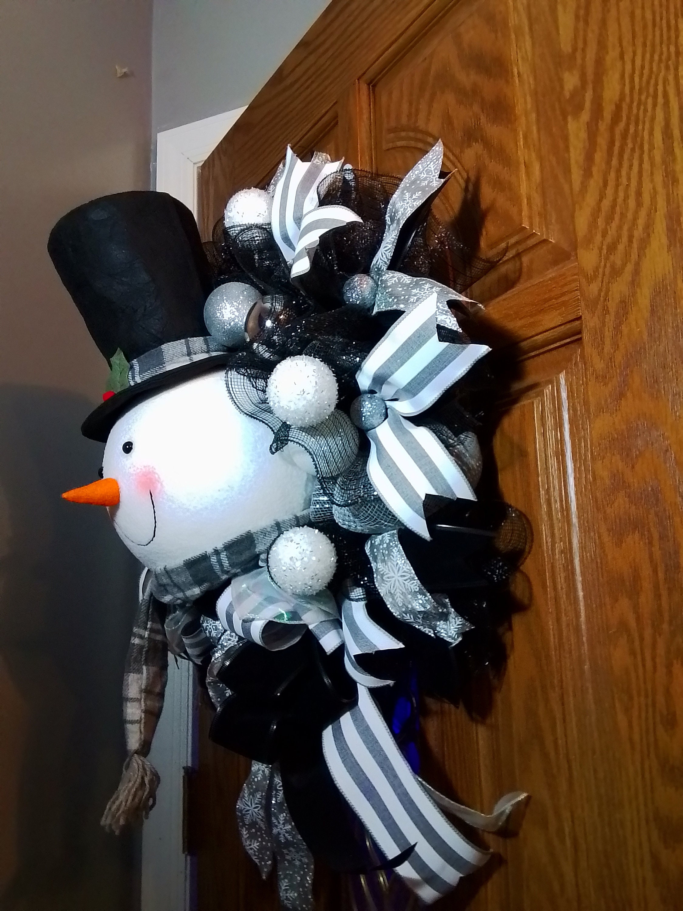 Christmas Snowman Front Door Wreath, 3D Snowman Head Wreath, Black ...