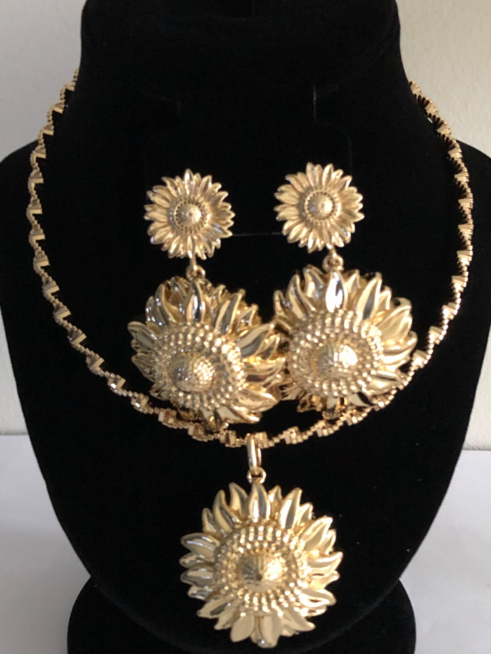 Luxury Chunky Italian Gold Design Earrings & Pendant. Non - Etsy