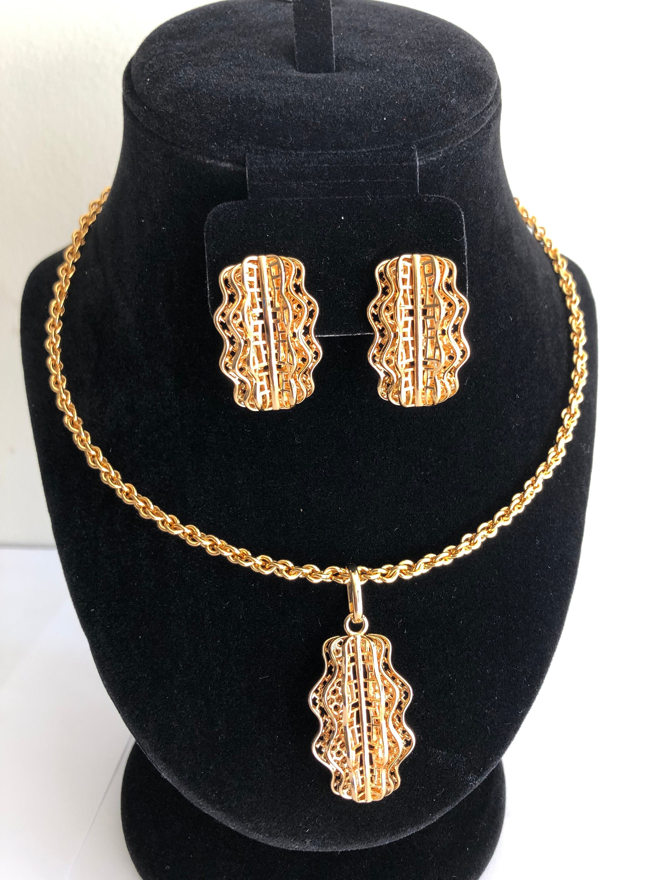 Luxury, Chunky Italian Gold Design Earrings & Pendant. Non Tarnish.skin ...