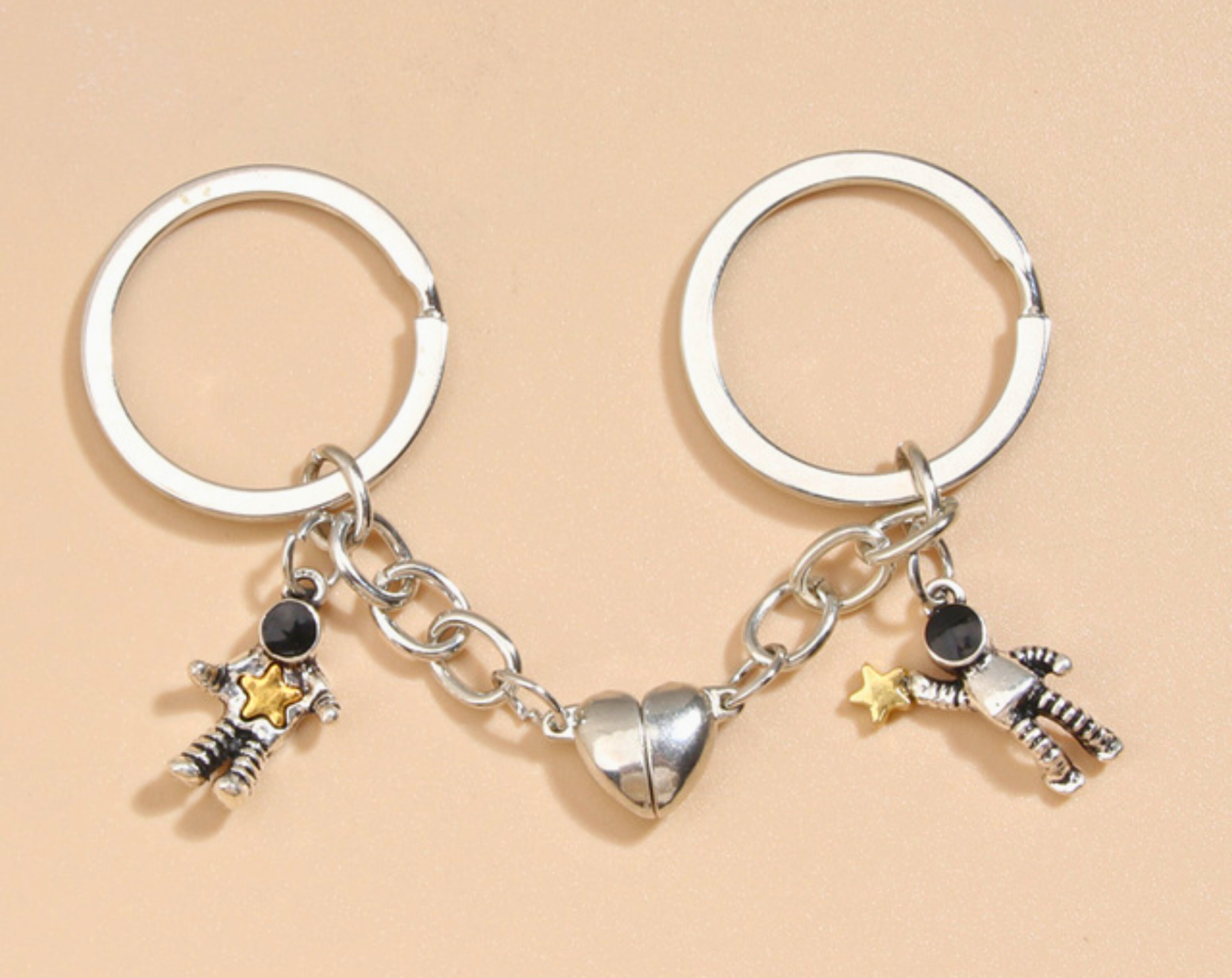 Cute Couple Loving Magnetic Connect Astronaut Keychain Charm Astronaut ...