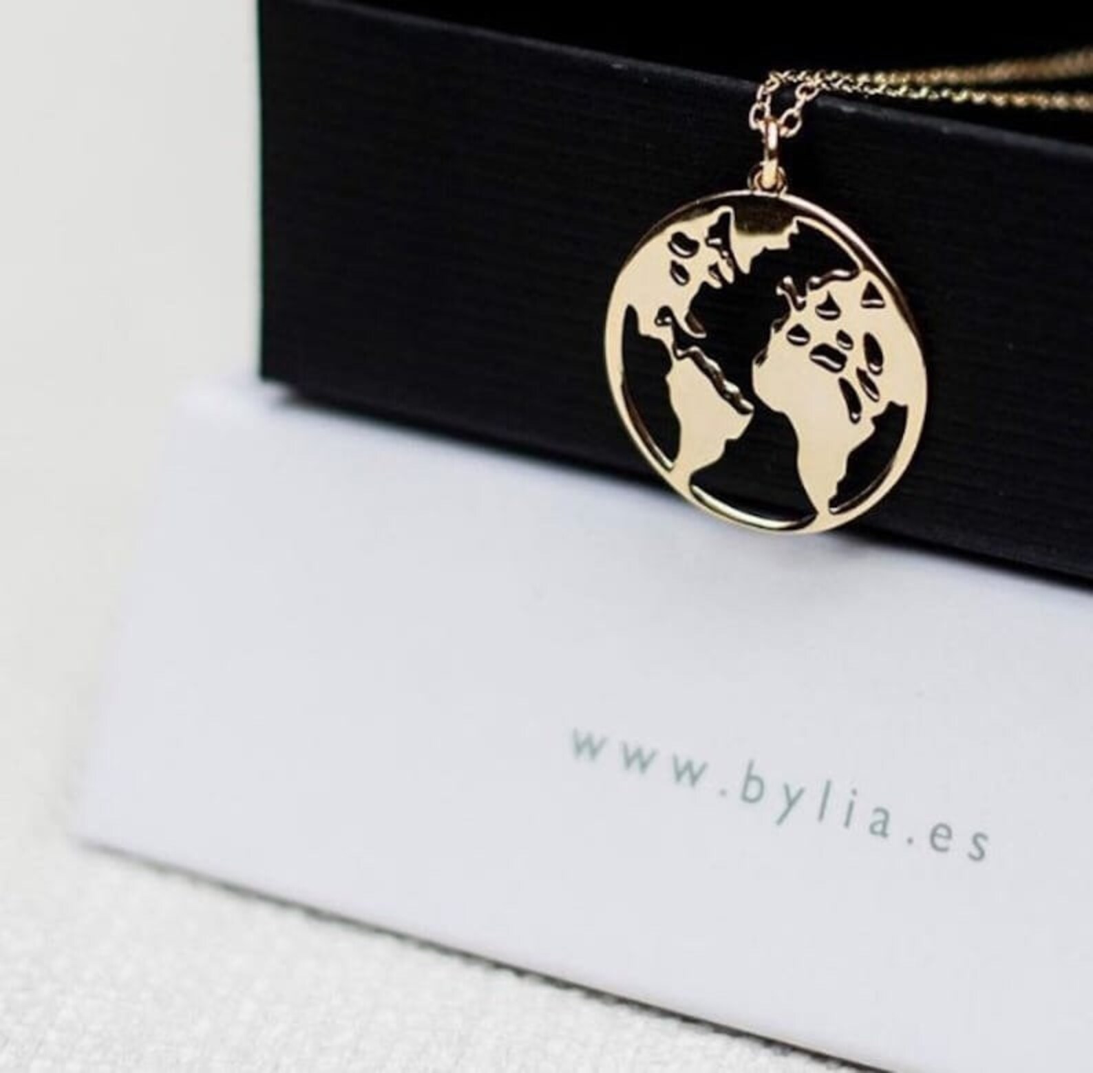 World Map Necklace, Globetrotter Necklace, Gold Map Necklace, World ...