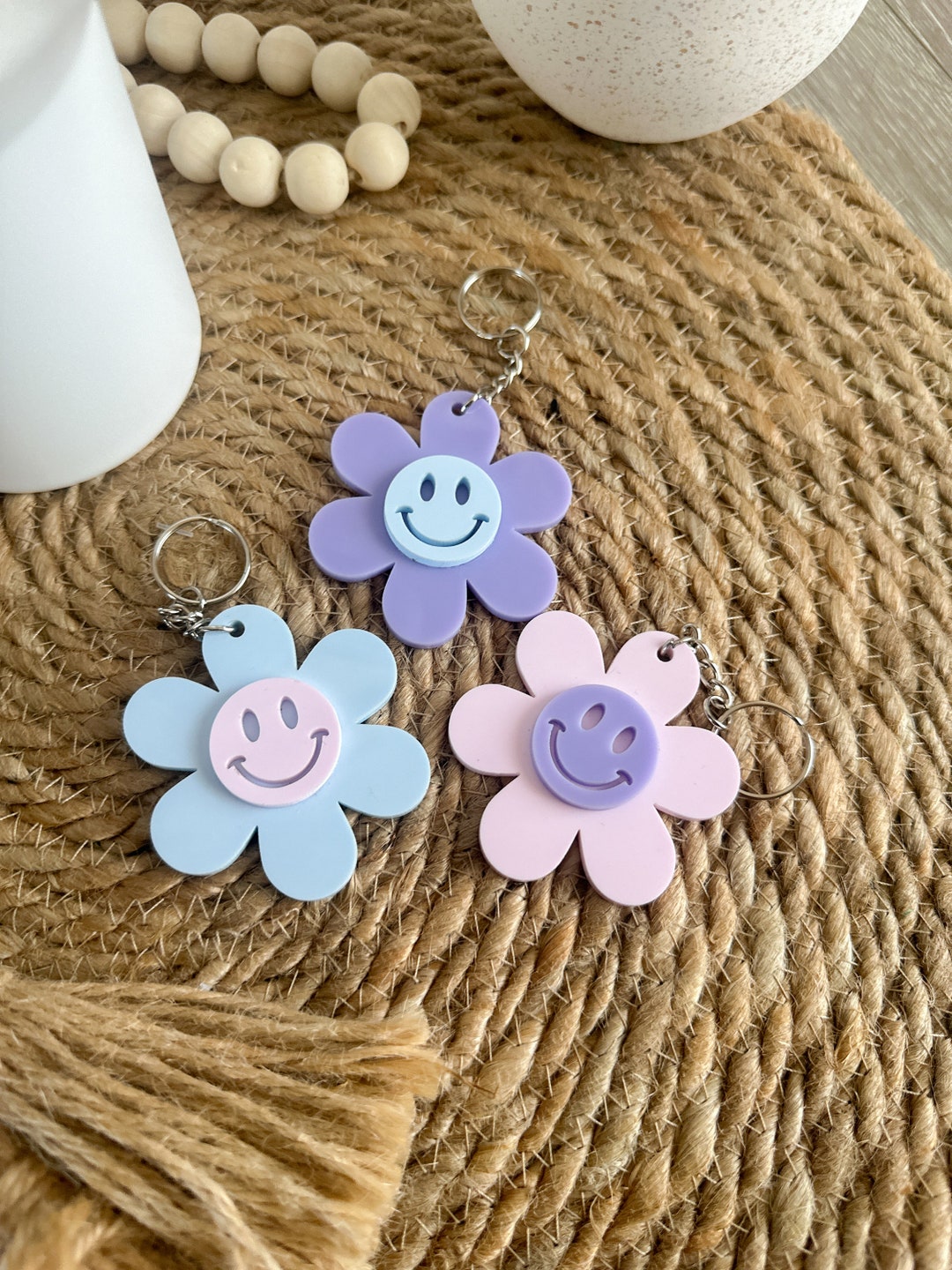 Daisy Flower Keychain, Smiley Face Keychain, Keychain, Retro Keychain ...
