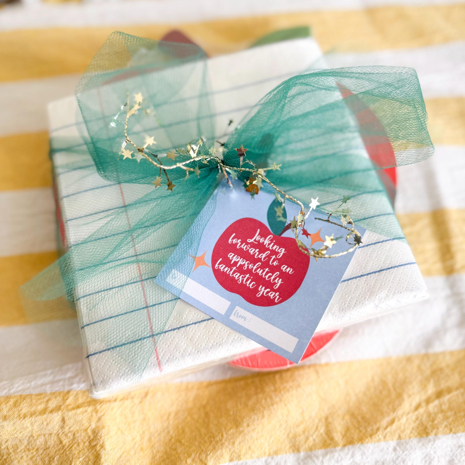 Back to School Gift Tags Apple, First Day of School Gift Tag, Teacher ...