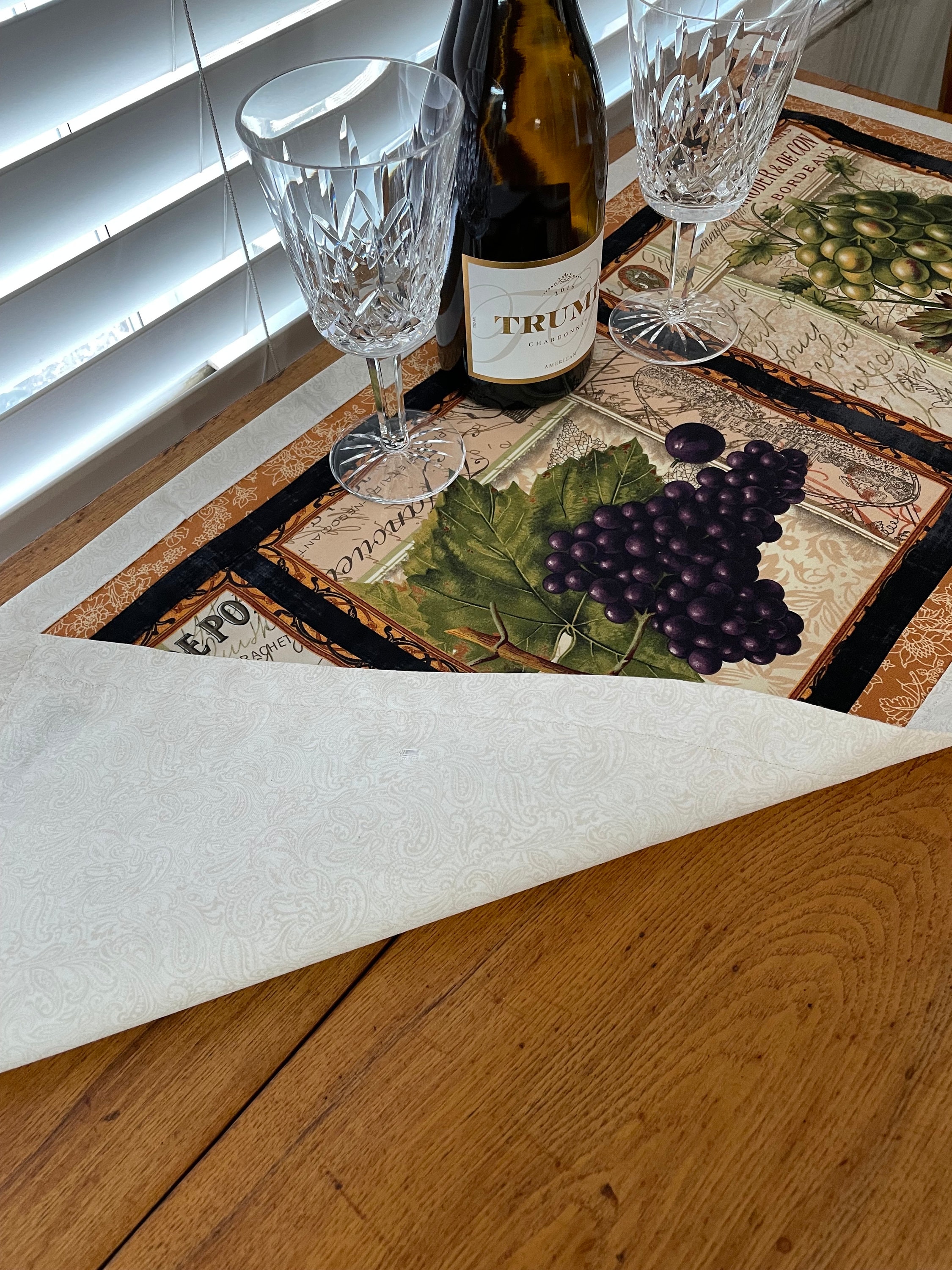 Wine Table Decor With Grapes! Gorgeous Fabrics Combined and Lined ...