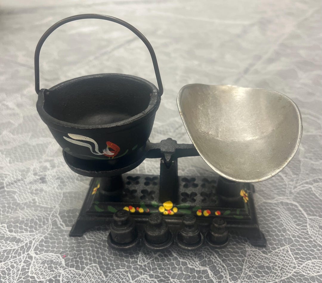 MINIATURE SCALES Hand Painted Complete With a Cast Iron Pot and Four ...