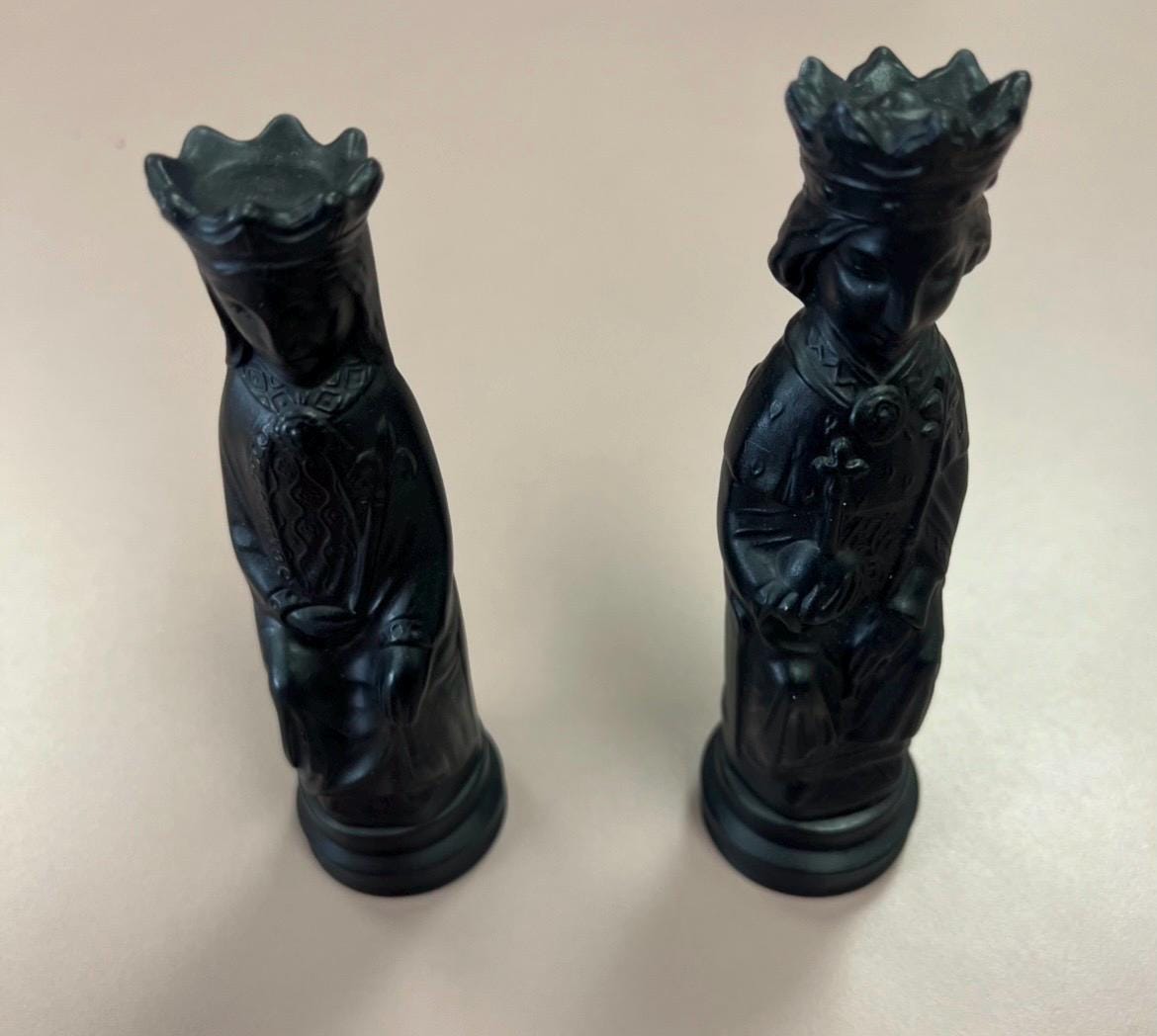 Vintage WEDGWOOD Basalt King and Queen CHESS PIECES. Excellent ...