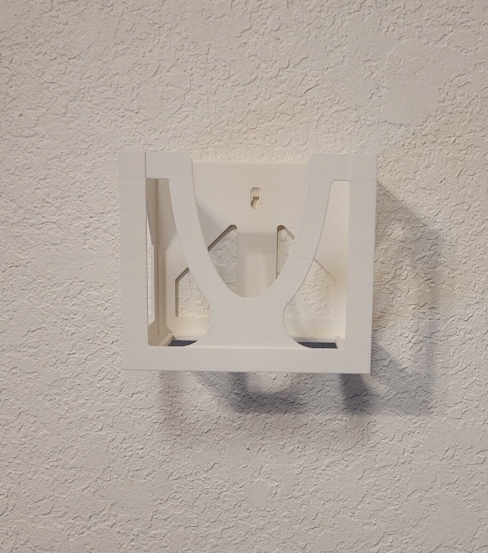 2 Tissue Box Wall Hangers for Kleenex Brand Tissues 8.2x8.4/20.8x21.3cm ...