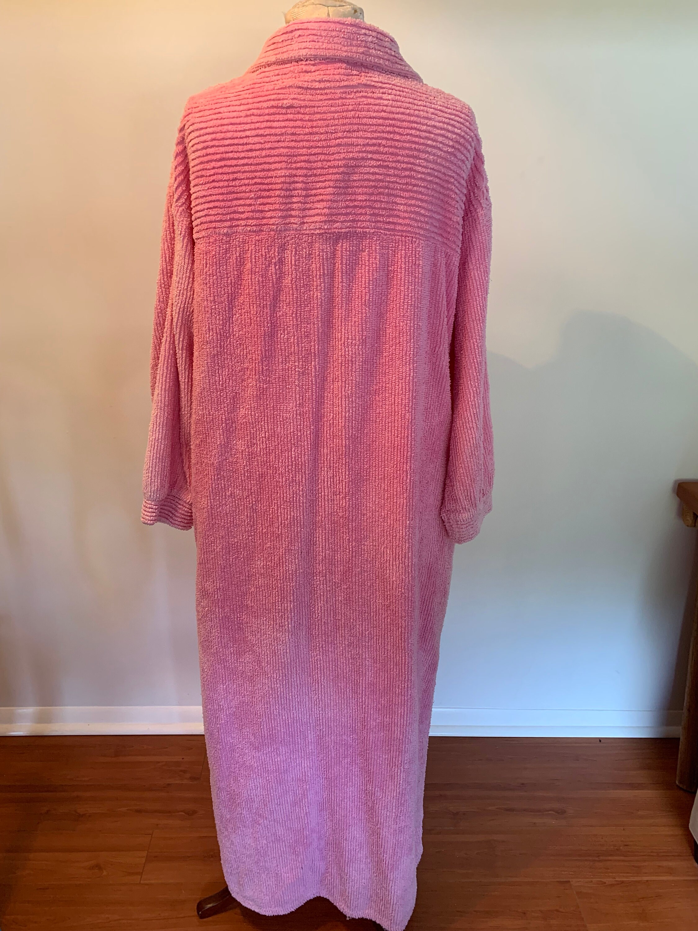 Vintage Stan Herman Pink Chenille Long Women's Long Sleeve 3/4 Zip Robe ...